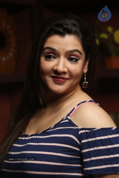 Aarthi Agarwal New Stills Photo 39 Of 52