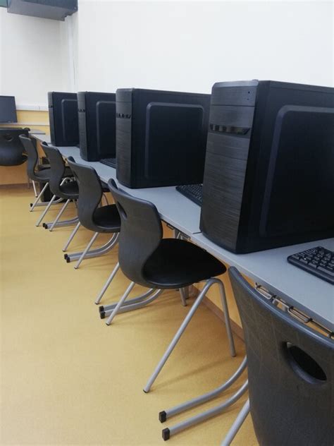 РЕНОВИРАН И ОСАВРЕМЕЊЕН КАБИНЕТ ЗА ИНФОРМАТИКУ И РАЧУНАРСТВО У ОКВИРУ ПРОЈЕКТА ЗАЈЕДНИЦИ