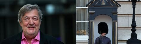 Стивън Фрай с призив срещу шапките на кралските гвардейци Площад Славейков