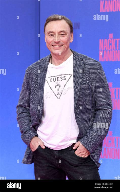 Werner Daehn Bei Der Deutschlandpremiere Von Die Nackte Kanone In