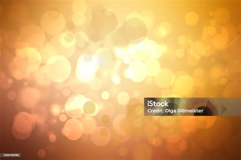 화창한 조명과 보케 서클과 추상밝은 그라데이션 오렌지 옐로우 골드 가을 배경 질감 당신의 디자인을위한 공간 아름다운 오렌지 일러스트레이션 추상적인에 대한 스톡 사진 및 기타