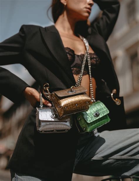 Mona Torbe Su Ključni Komad Ove Jeseni