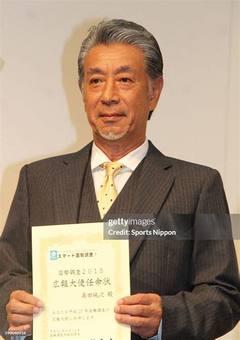 Comedianactor Junji Takada Poses For Photographs After Being ニュース写真