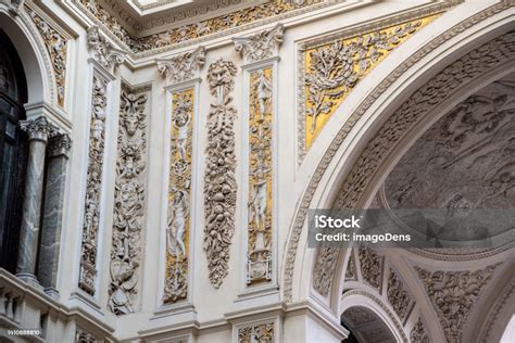 나폴리의 움베르토 I 갤러리 이탈리아 아르누보 디자인으로 지어졌습니다 바로크 양식에 대한 스톡 사진 및 기타 이미지 바로크 양식 나폴리 나폴리 지방 디자인 Istock