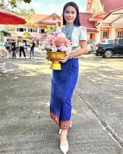 Ig ต่าย อรทัย ดาบคำ น้อมนำสะพานบุญทอดกฐินปีนี้ วัดแรก ณ วัดสมบูรณ์