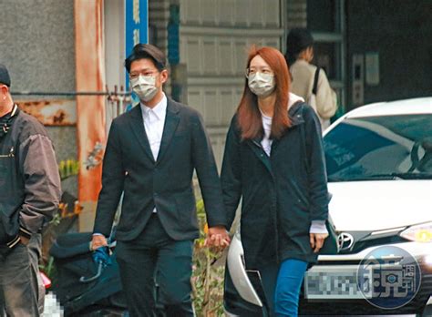 柯愛將偷吃女黨工！反控妻「直播徵友」 提離婚結局曝光