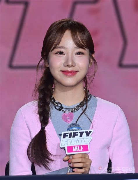 피프티 피프티 새나 긴장감 없는 인사 [포토]｜스포츠동아