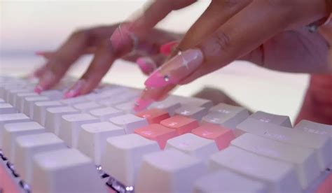 B N Ph M C Logitech G Wireless Tkl Ch Nh H Ng Gi R