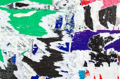 흰색 녹색 검은 색과 파란색 찢어진 거친 표면 질감 배경더러운 광고판에 오래된 종이 포스터와 플래카드를 벗겨 0명에 대한 스톡 사진 및 기타 이미지 Istock