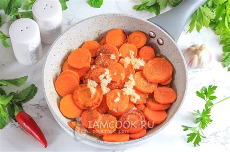 Жареная морковь с чесноком — рецепт с фото пошагово