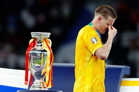 Jordan Pickford Crying Mocked By Liverpool Fans Who Troll England Star