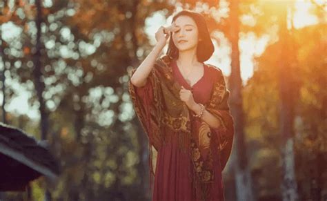 一个女人真正的高贵，不是容貌和打扮，而是这四个特质生活人生是一种
