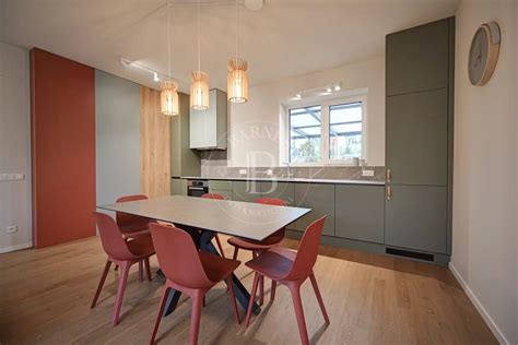 Чисто нова къща с четири спални в престижен затворен комплекс