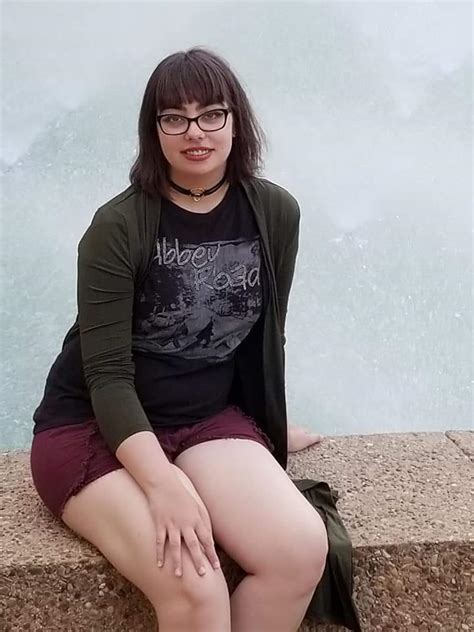 Cute Nerd Scrolller Cute Nerd Scrolller