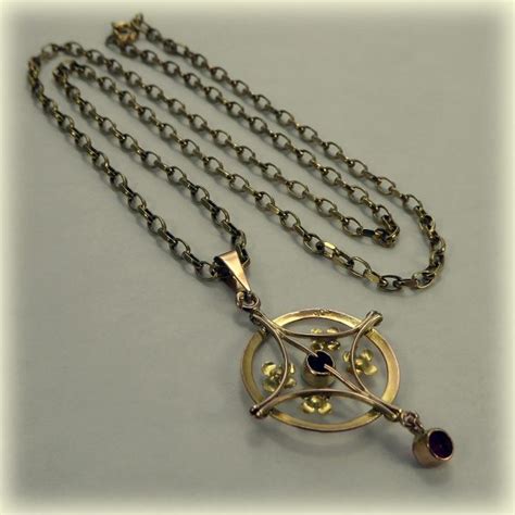 9ct Gold Red Paste Pendant And Chain Mr Allan Jewellers