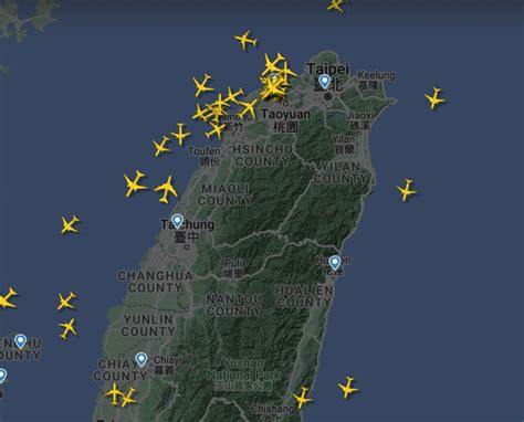桃園機場跑道維修造成航班大延遲 天上、地下飛機都在等排隊 鏡週刊 Mirror Media