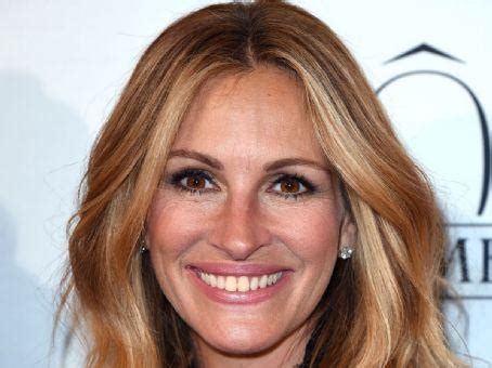 Julia Roberts Death Fact Check Birthday And Age Dead Or Kicking