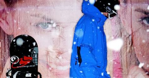 스키폐인 헝그리보더 눈과 보드만 있으면 배고파도 질주한다