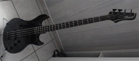 Basse électrique 33b X à Vendre