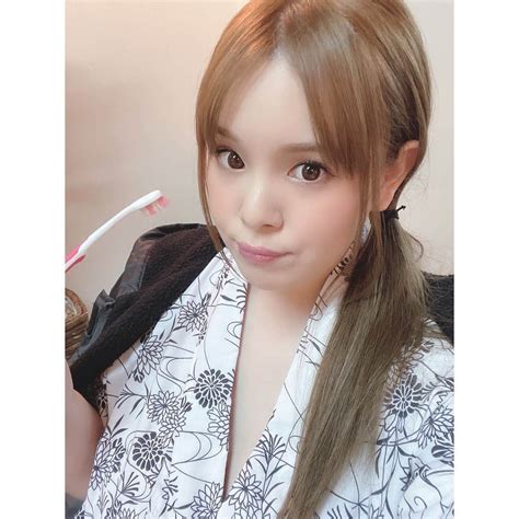 西村ニーナさんのインスタグラム写真 西村ニーナinstagram 「madonna様から新作情報出てます🌹 初めての漫画原作作品🖋色々