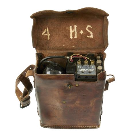 Original Us Wwii Army Field Telephone Model Ee 8 With Leather Carry