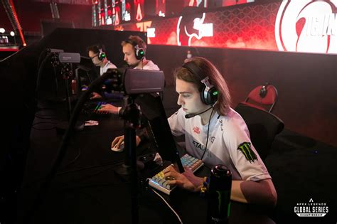 Apex Legends Star Player Forced Out Of Algs Split 2 Playoffs Due To