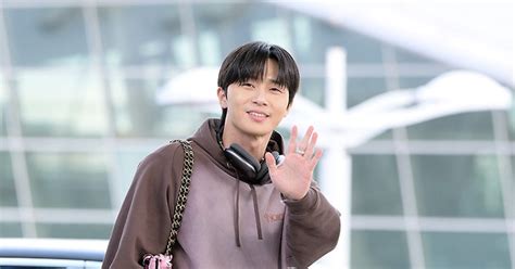 박서준 ‘한결같이 팬들에게 다정한 인사[포토엔hd]