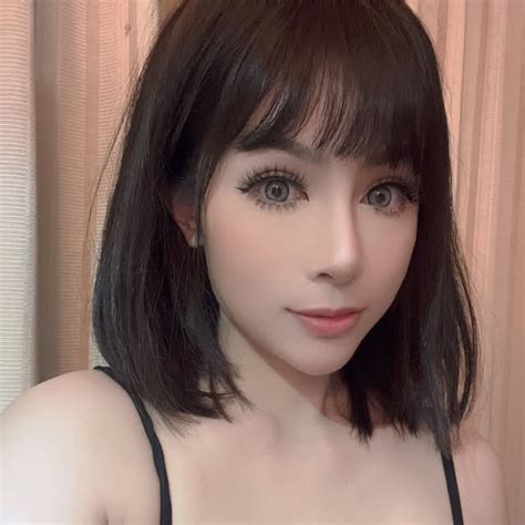 這裡有大里的朋朋ㄇ 我們這裡常有一台貨車會放送著「大麵羹～臭豆腐～」的阿北 請問有人有他的電話嗎 想說是不是可以直接打電話叫他停車🤷‍♀️ 每次聽到他的聲音 要追出去都會來不及欸！ 開門追出去