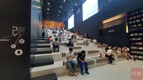C视频丨五一假期书香浓 图书馆里充电忙 四川在线