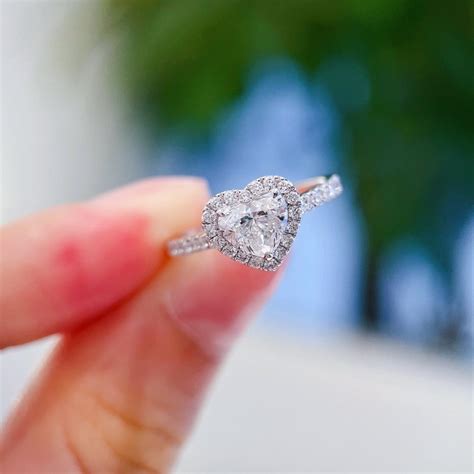 为什么那么多人买1克拉钻戒求婚？ 知乎