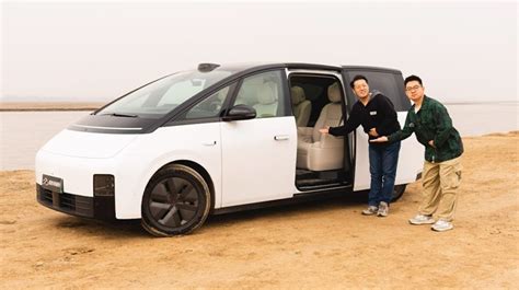 新能源汽车能替代钟点房吗？理想mega 24小时不下车挑战 凤凰网科技 凤凰网