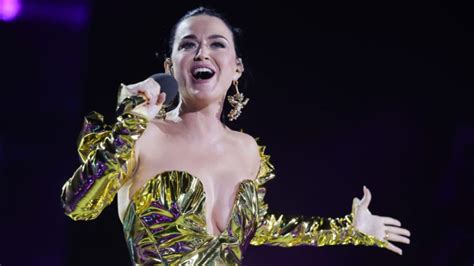 Katy Perry Reacts To Fake Pics Of Met Gala 2025 Visit Reveals If Her