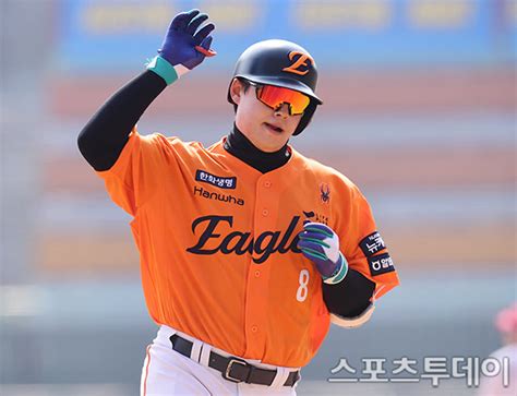 노시환 결승포 심우준 친정팀 상대 역전 2루타 한화 Kt에 4 3 역전승