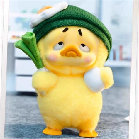 พร้อมส่ง Upsetduck V2 And V1 ฟิกเกอร์ของแท้กล่องจุ่มของเล่นตุ๊กตาเป็ดหน้าบึ้งของขวัญวันเกิด