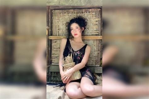 小姐姐的样子好可爱呀！美美哒姐姐样子