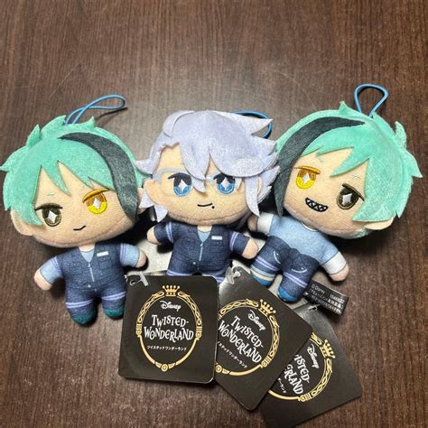 ツイステexマスコット 運動着 オクタヴィネル アズール ジェイド フロイド メルカリ
