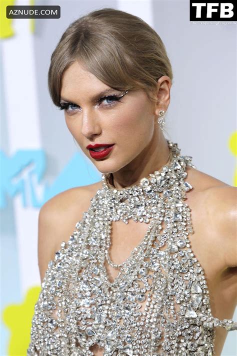 Taylor Swift Sexy Seen Showcasing Her Stunning Figure At The Mtv Video