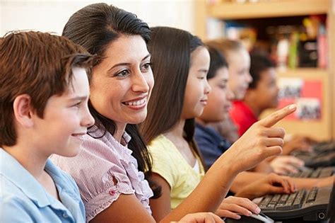 382 تلاميذ المدارس الصور والصور وصور الخلفية للتنزيل المجاني