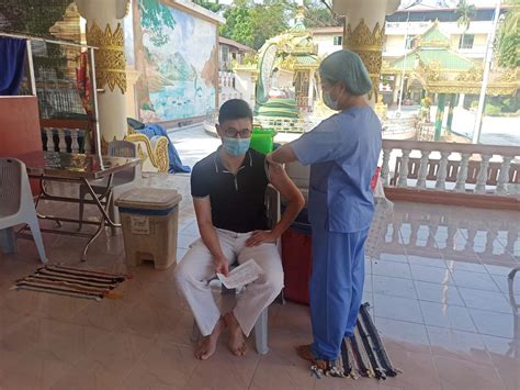 ဒဂုံမြို့နယ်တွင် အသက် ၁၈ နှစ်နှင့် အထက်၊ ရပ်ကွက် ၂ ရပ်ကွက်နေ ပြည်သူများအား ကိုဗစ် ၁၉ ရောဂါ ကာကွယ