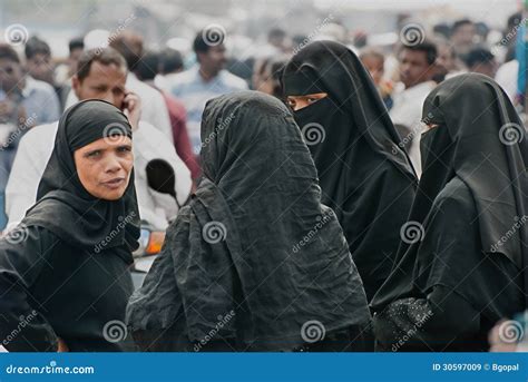 Mujeres Musulmanes Indias Imagen De Archivo Editorial Imagen De Apretado