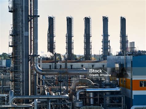 실루엣 이미지와 석유 및 가스 정유 공장 산업 공장입니다 백라이트 Wuth 카피 스페이스 선택적 초점에 화학 공장 석유 화학 공장에 대한 스톡 사진 및 기타 이미지 Istock