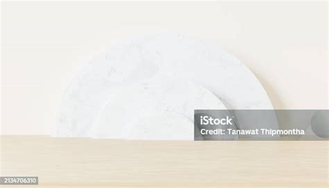 빈 나무와 대리석 기하학적 최소 배경의 3d 렌더링 광고 화장품 기술 진열장 음식 배너 패션 비즈니스 스포츠 게임 장면 그림 제품 전시 0명에 대한 스톡 사진 및 기타