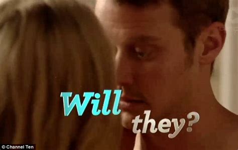 Wonderlands Anna Bamford And Michael Dormans Characters Get Steamy In The Shower Daily Mail