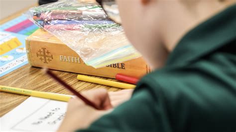 США Республіканці просувають шкільні ваучери на 20 мільярдів доларів попри критику