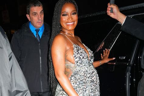 Keke Palmer S Maternity Fit Turns Baby Bump Into Disco Ball