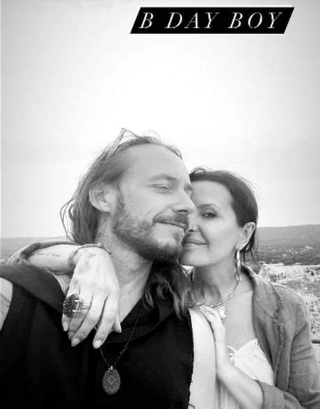 Elena Karić U Zagrljaju Zgodnog Fotografa Telegrafrs