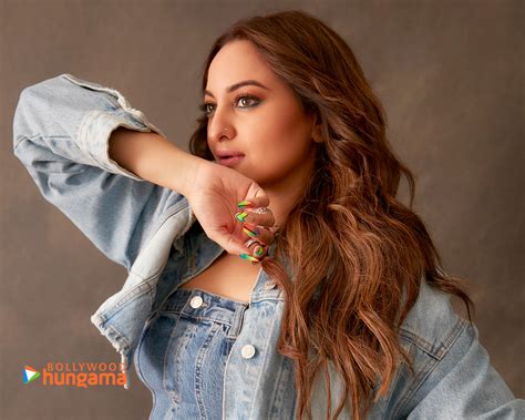 Sonakshi Sinha Wallpapers Sonakshi Sinha 2 158 Bollywood Hungama