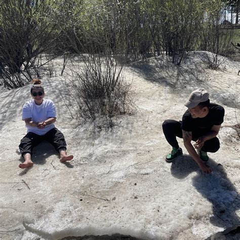 Small Mn Хятад улсаас хүссэн бүх төрлийн бараагаа Facebook