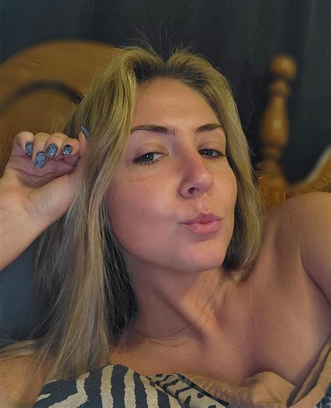 F26 No Makeup R Amihot