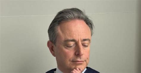 Bart De Wever Est Devenu Le Papa Temporaire De La Petite Roos
